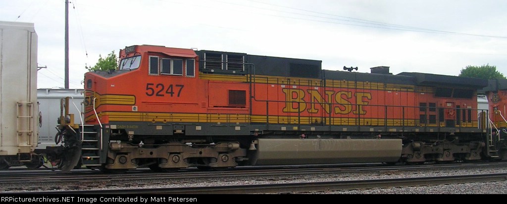 BNSF 5247